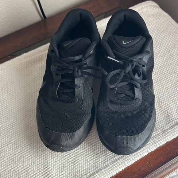 Nike | Shoes | Nike Mens Black Athletic Sneakers | Poshmark